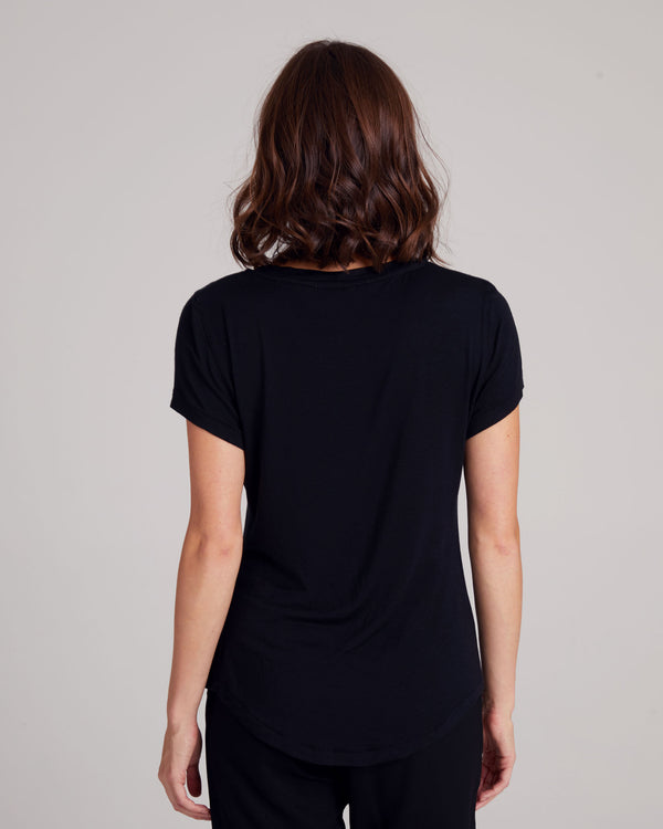 BABY TEE WITH V-NECK IN SUSTAINABLE MEDIUM JERSEY - Alynn Designs